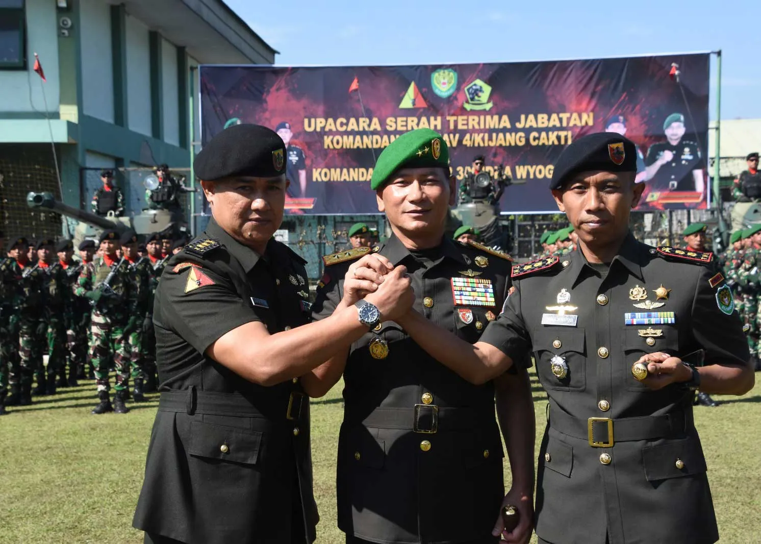 Pangdam III/Siliwangi Lantik Komandan Baru Yonkav 4/KC dan Yonzipur 3 ...